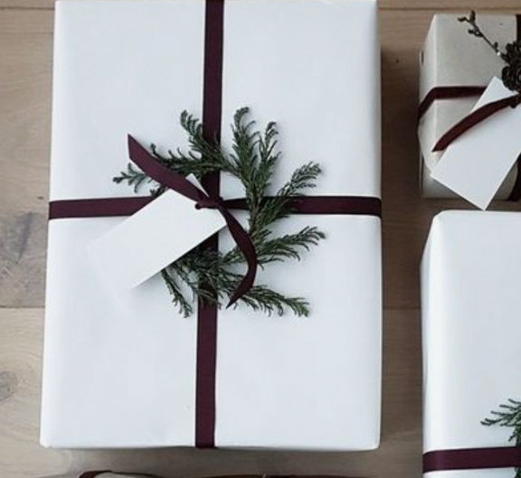 Plain White Christmas Wrapping Paper 10m Roll (Matt) - Gift Wrap ...